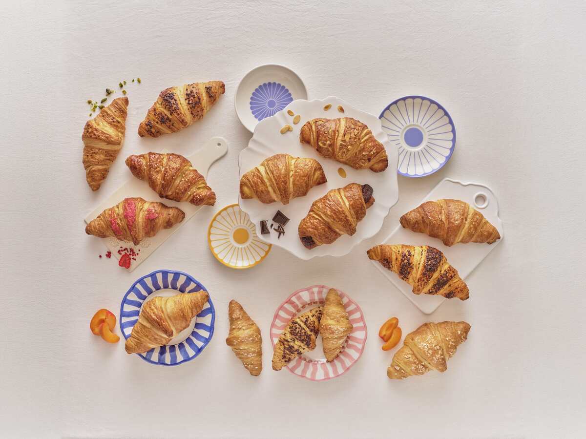 Croissant with Cocoa-Hazelnut Filling SelectBlend 90g | Bridor Site