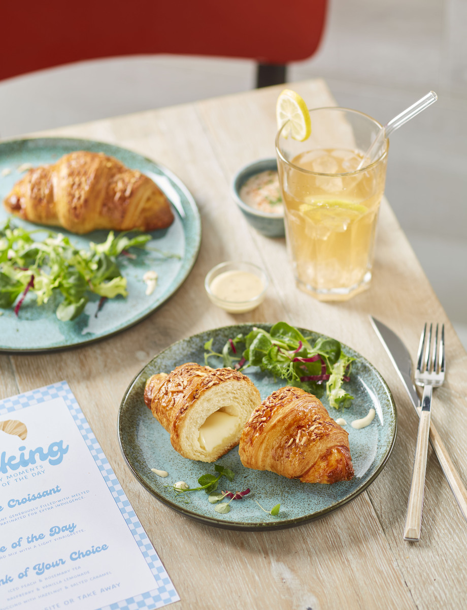 SelectBlend Cheese-filled croissant 95g | Bridor Site