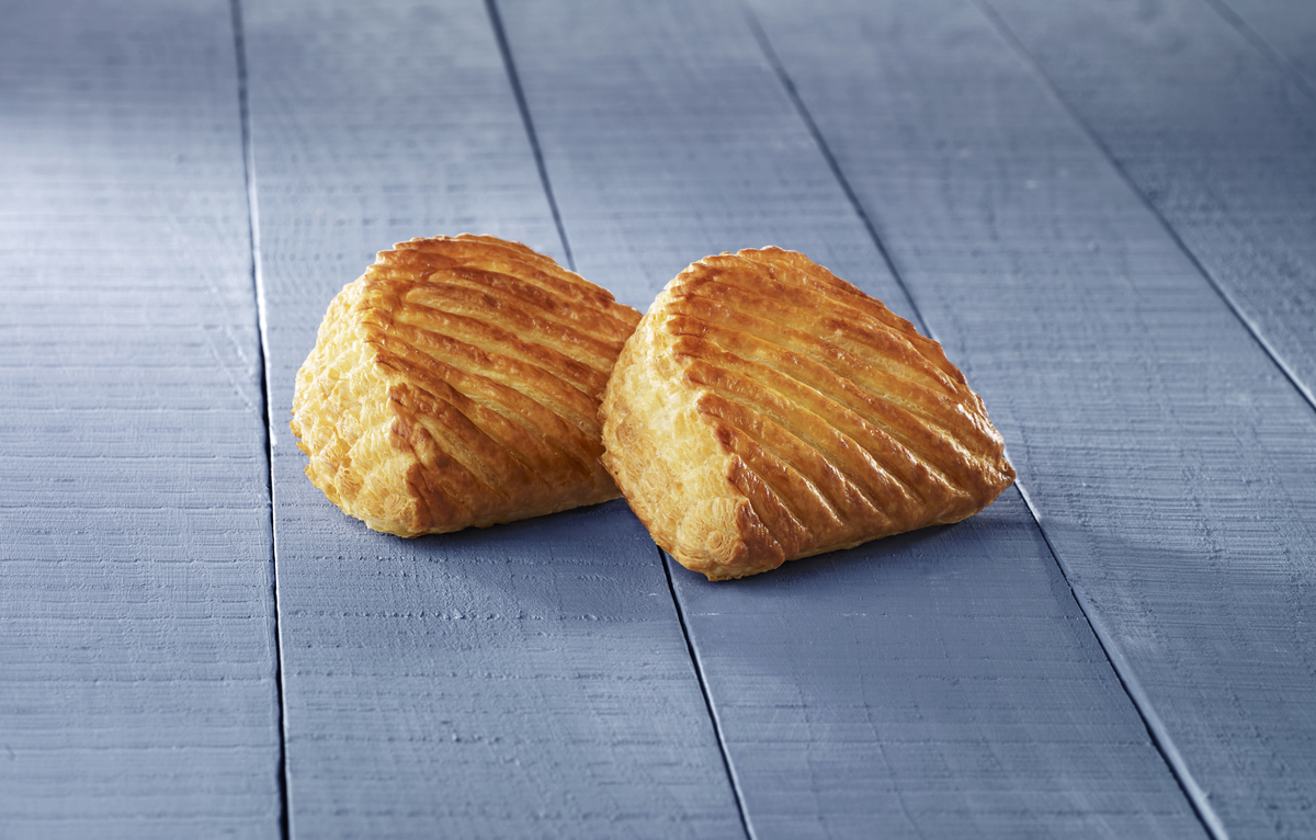 Apple Turnover 105g | Viennese Pastries | Family | Catalog | Bridor Site