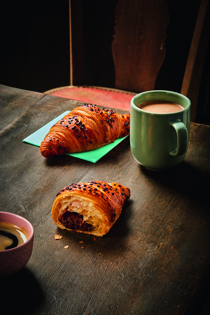 Cocoa and Hazelnut-Filled Croissant 70g | Viennese Pastries | Family ...